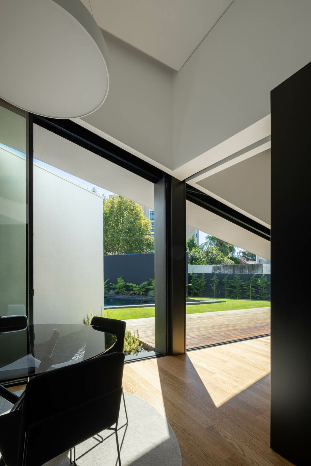 TILT House by MUTANT Architecture & Design | Visi