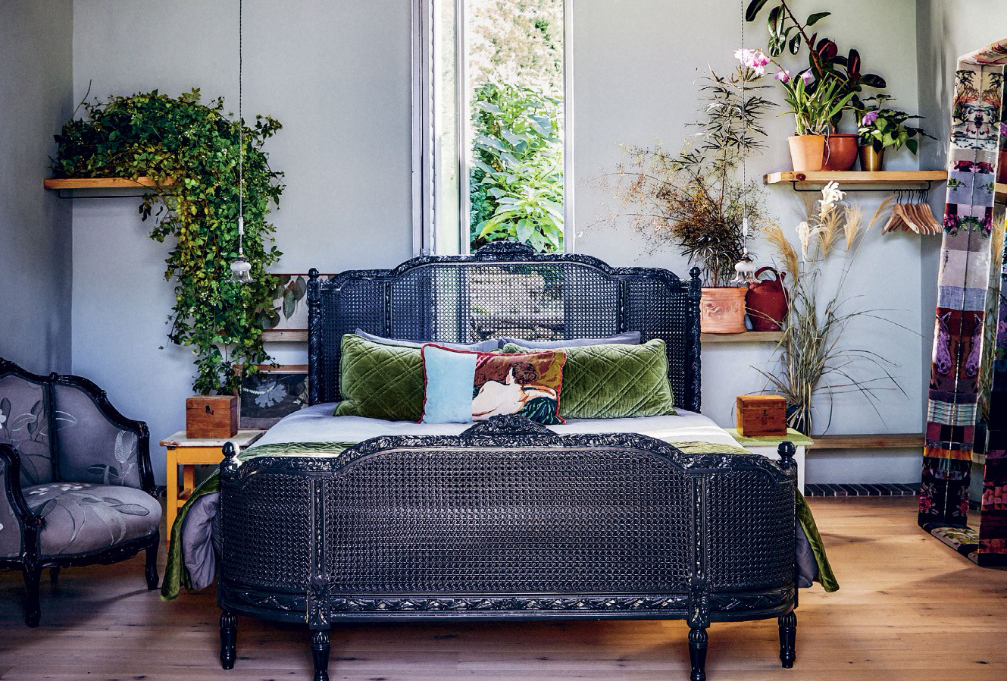 Johannesdal 1207: A Blooming Event Space in Pniel | VISI
