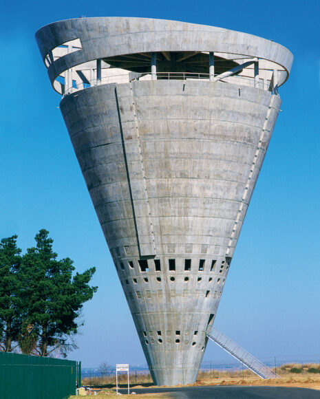 Brutalism Uncovered: The Raw Power of Concrete Architecture & Design